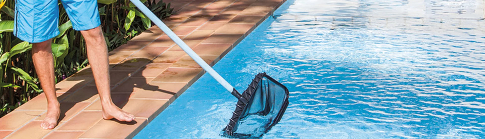 10 accessoires indispensables pour une piscine - Ma Piscine et Moi